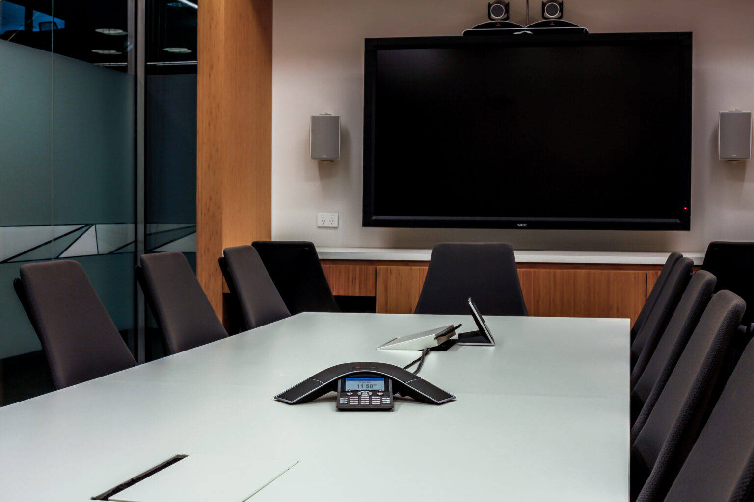 Conference Room Technology: Smart Solutions for Your Conference Rooms - AIS